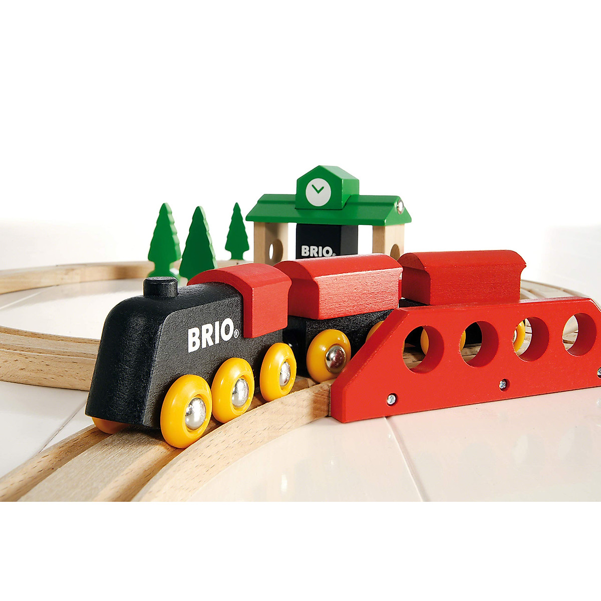 BRIO World - 33028 Classic Figure 8 Set - 22 Piece Wooden Toy Train Set with Accessories and Tracks | Enhances Creativity | Compatible Toys | FSC-Certified Wood | Perfect for Kids Age 2+