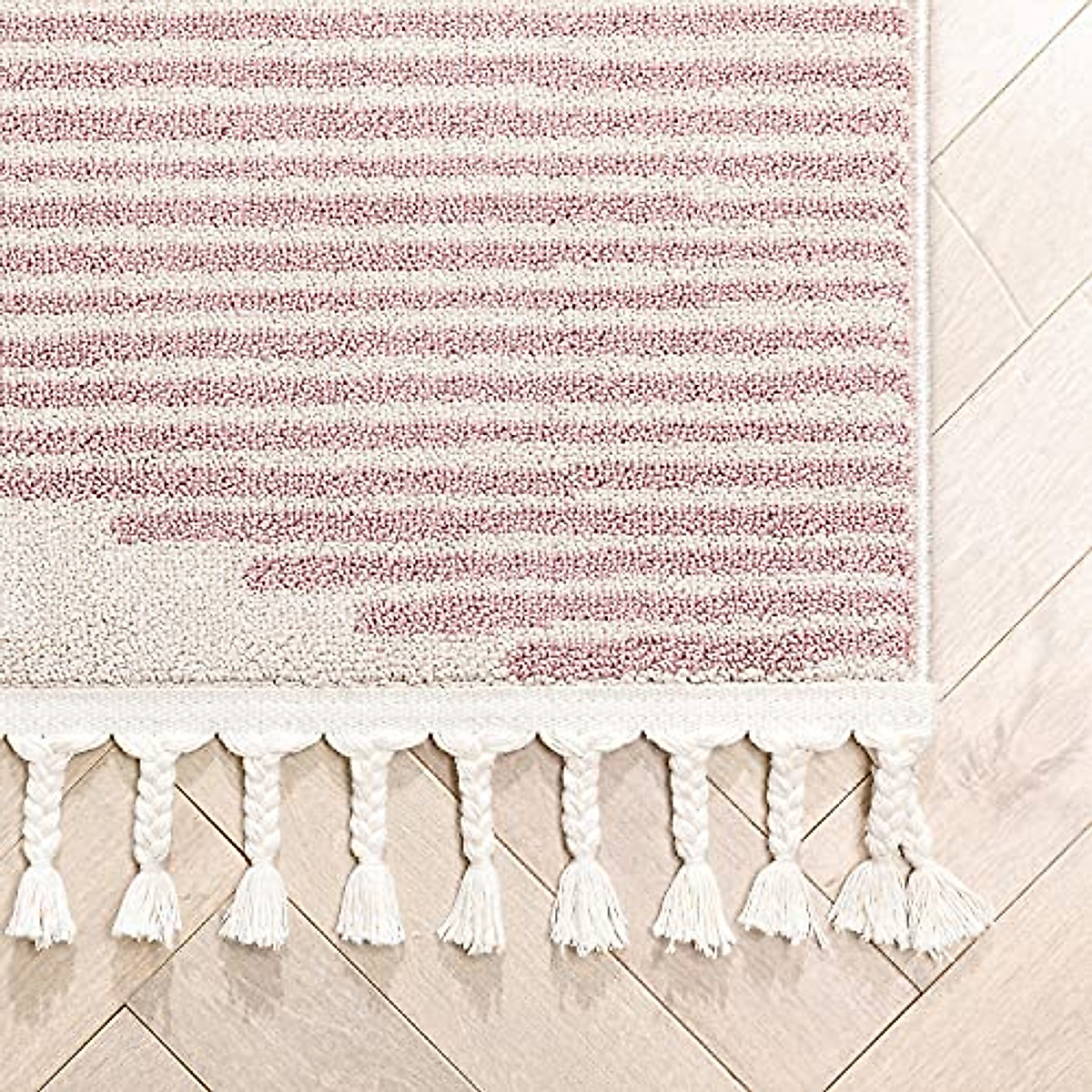 Well Woven Zella Blush Tribal Diamond Medallion Area Rug (5'3" x 7'3")