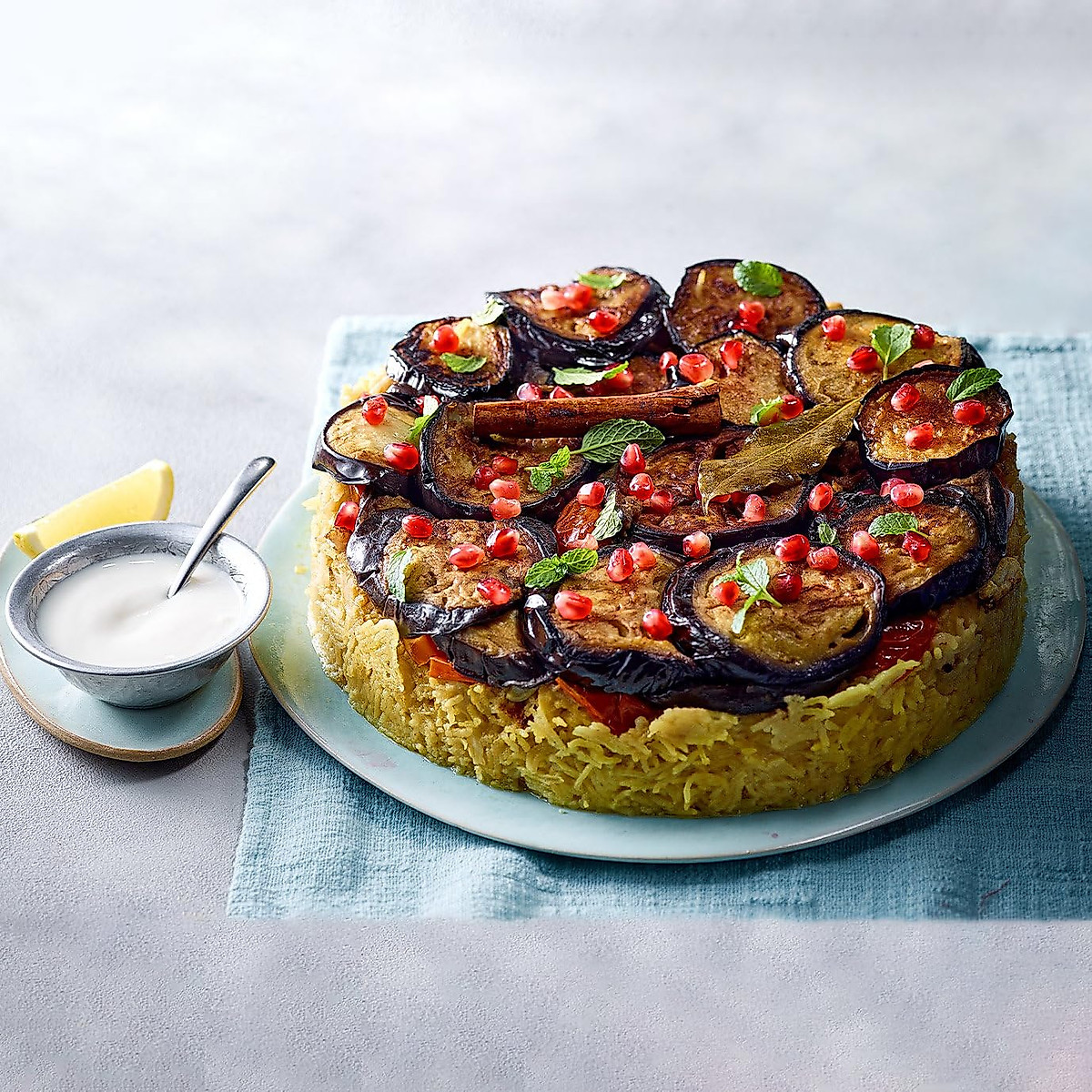 Traditional Maqluba Cooking Pot with Tray, Nonstick Granite Coated Maklouba Pot and Tray, Cooking Pot with Tray for Flipping, Even Heat Distribution, 2 Pcs