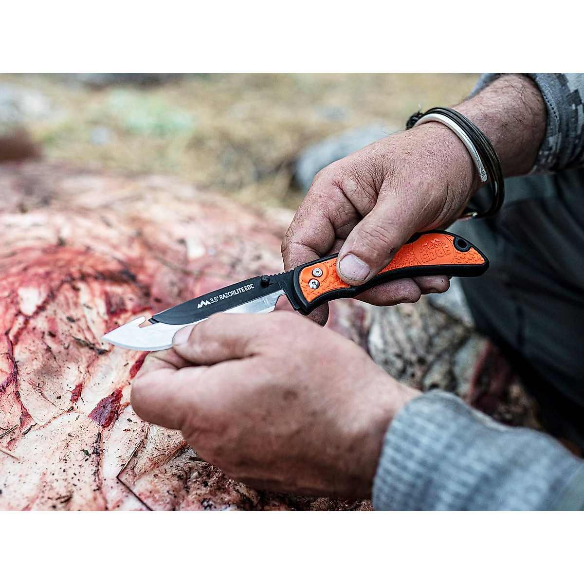 OUTDOOR EDGE 3.5" RazorLite EDC Knife. Pocket Knife with Replaceable Blades and Clip. The Perfect Hunting Knife for Skinning Deer. Blaze Orange with 6 Blades