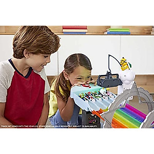 Hot Wheels Mario Kart Rainbow Road Raceway 8-Foot Track Set with Lights & Sounds & 2 1:64 Scale Vehicles, Race with 5-Track Colorful Course with 2 Configurations, Toy Gift for Kids