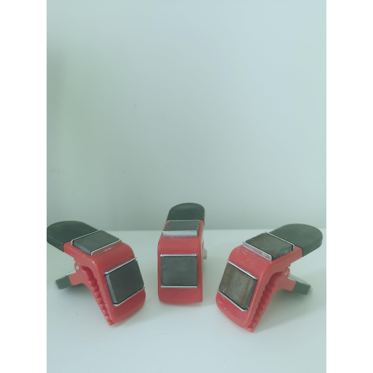 A99 3pcs Magnetic Paint Brush holder clip with Tin Opener DIY tools Red