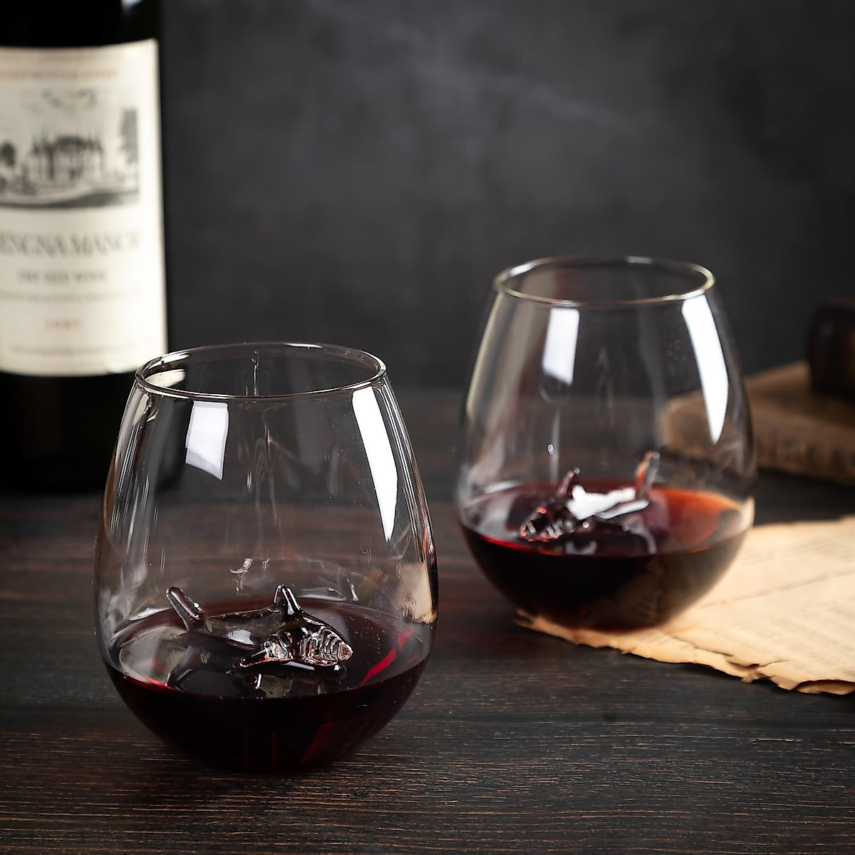 Stemless Wine Glass with Shark Inside, 16 OZ Large Capacity Unique Wine Glasses with 3D Shark Marker Wedding Birthday Gifts for Sea Ocean Lovers