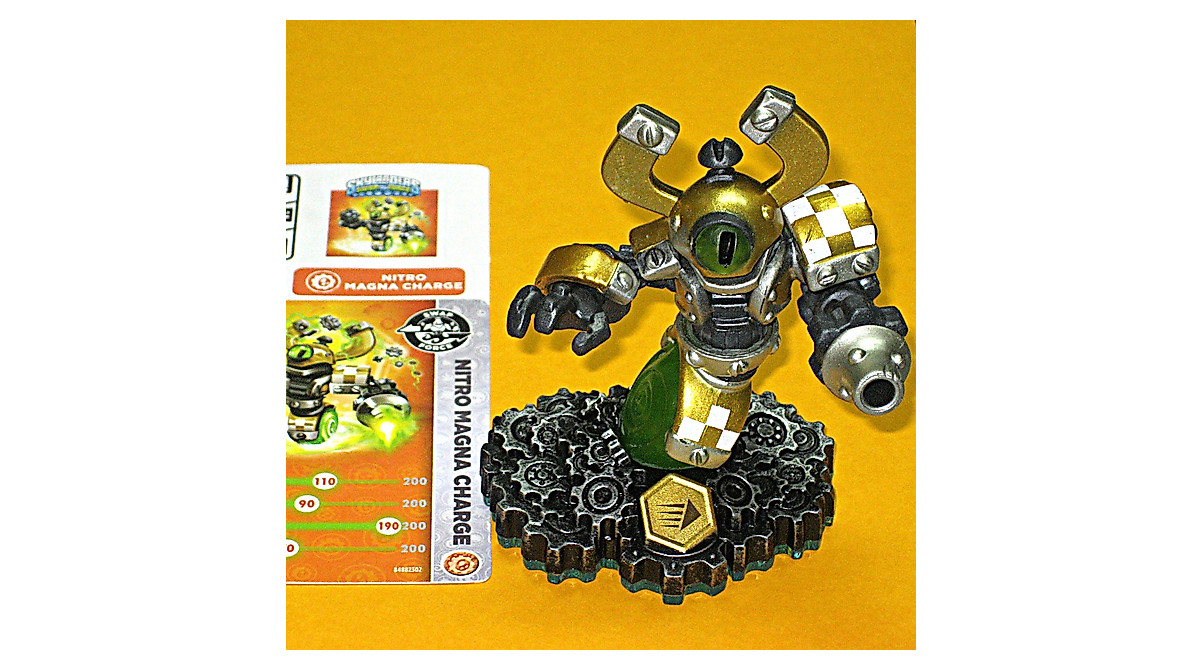 Skylanders SWAP Force Nitro Magna Charge - Exclusive Collector's Figure