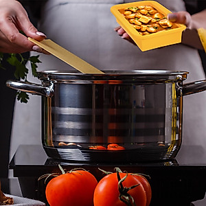 Maxcheck 4 Pack Large Silicone Soup Freezer Containers with Lid 6 Cup Silicone Freezer Trays Reusable Food Storage Freezing Containers For Soup,Pasta Sauce,Leftovers,Meal Prep(Orange)