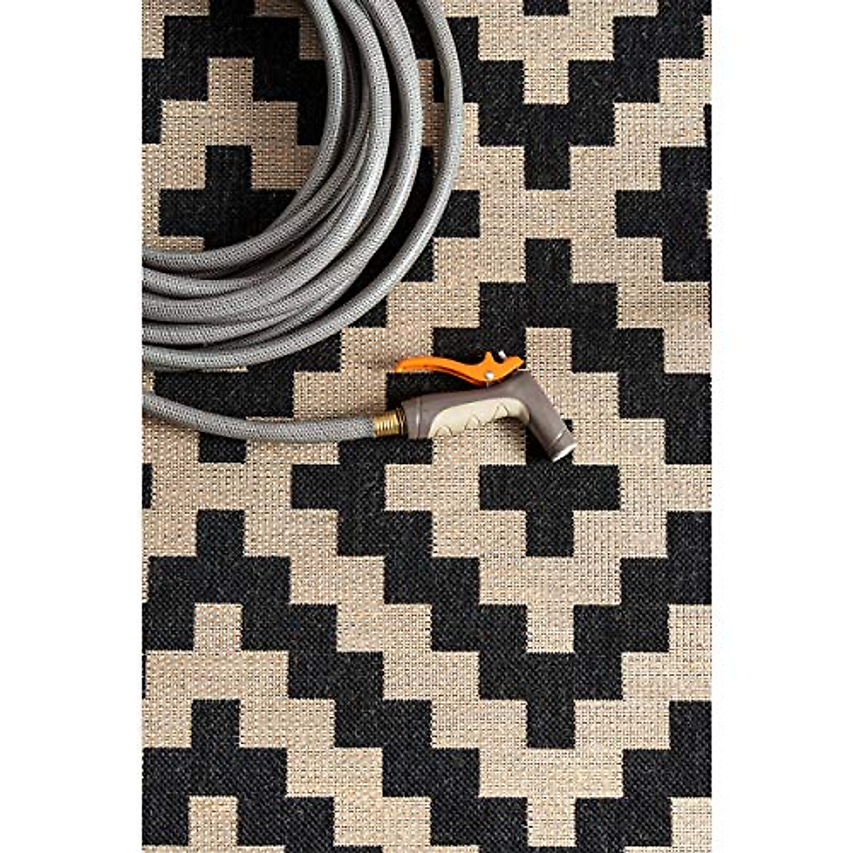nuLOOM CTTR09A-406 Annalise Modern Aztec Indoor/Outdoor Area Rug, 4' x 6', Black Restaurant