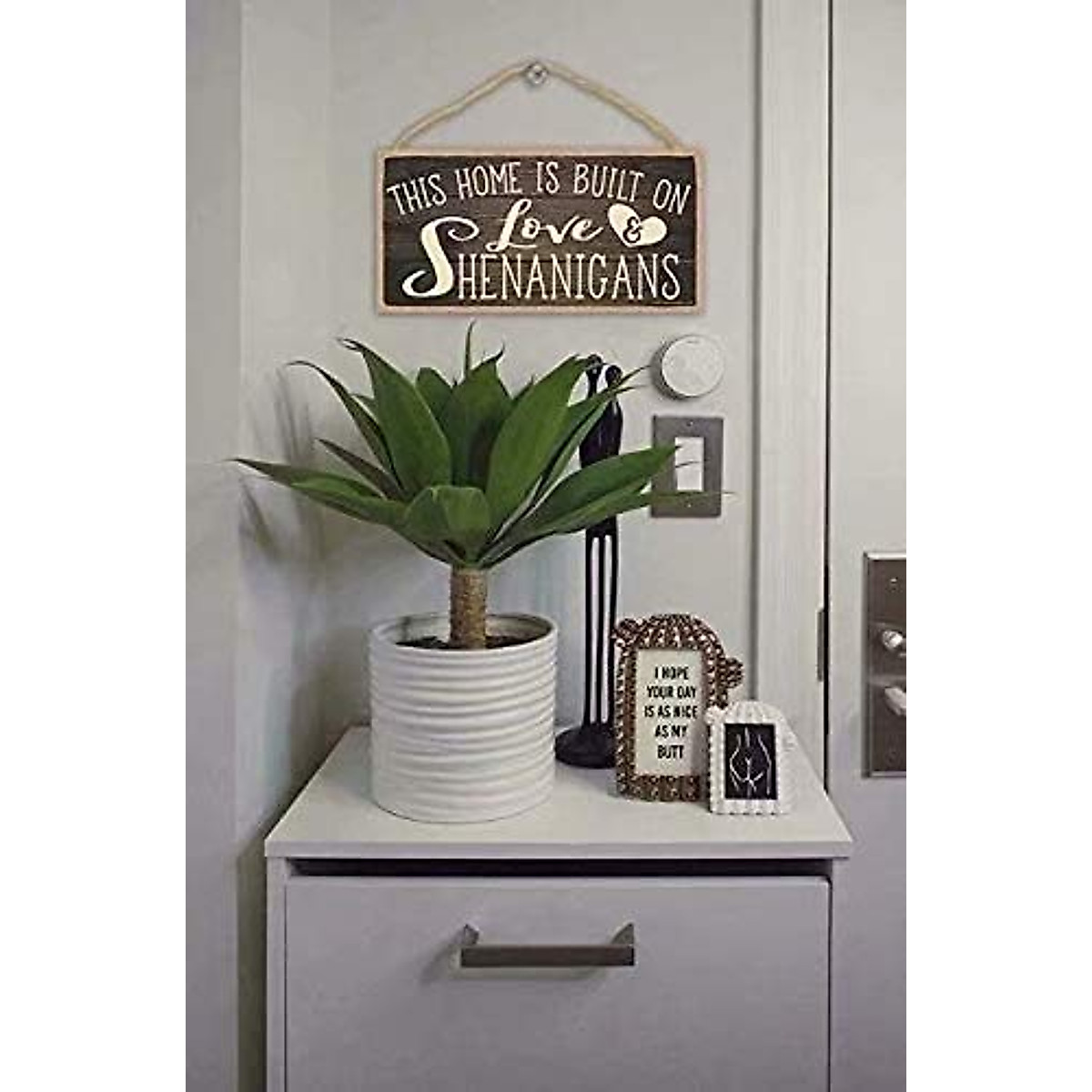 Hot Tub Rules Sign - What Happens in The Hot Tub Stays in The Hot Tub - Painted Wood Signs 8x12 inch / 20x30 cm