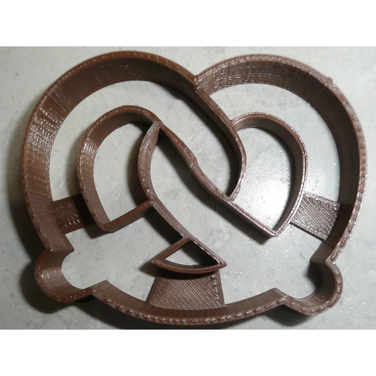 PRETZEL BAKED BREAD DOUGH TWISTED KNOT MOVIE CARNIVAL SNACK COOKIE CUTTER MADE IN USA PR2159