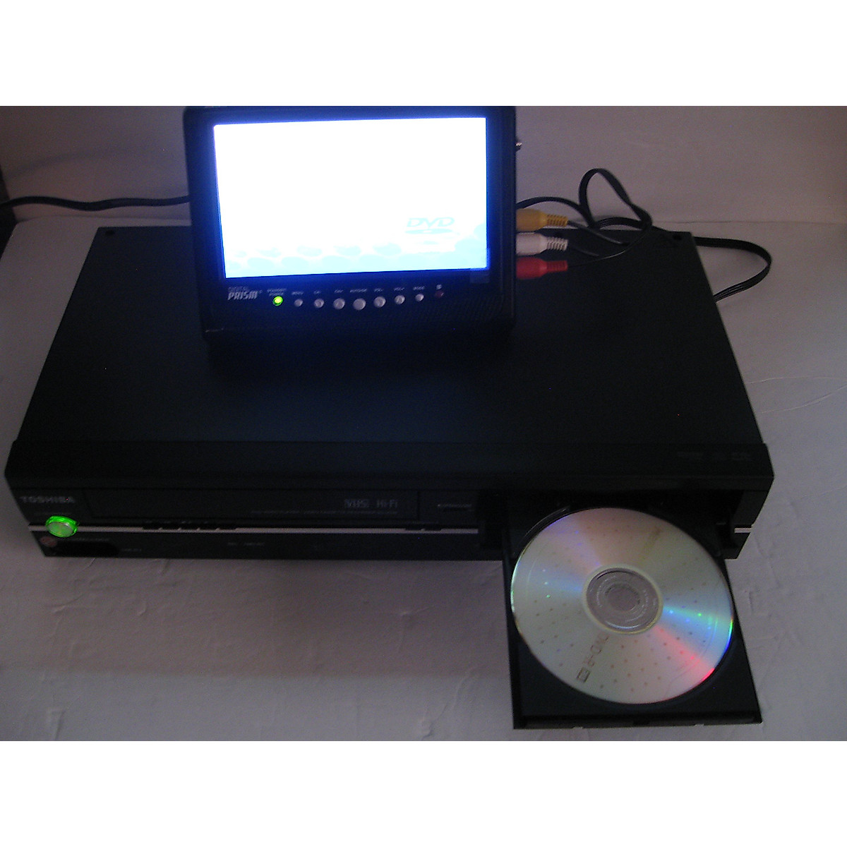 Toshiba SD-V296 DVD Player/VCR Combo, Progressive Scan Dolby Digital Remote Control, Black