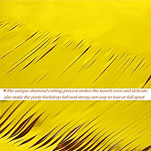 GOER 3.2 ft x 9.8 ft Metallic Tinsel Foil Fringe Curtains Party Photo Backdrop Party Streamers for Birthday,Graduation,New Year Eve Decorations Wedding Decor (Gold,5 pcs)