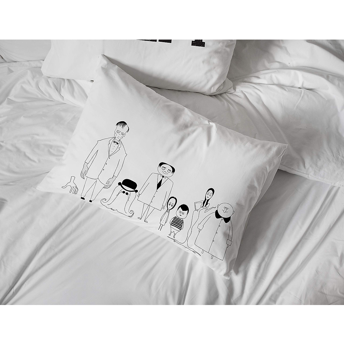 Jay Franco Addams Family Creeper Single Reversible Pillowcase with Handles/Trick-or-Treat Bag/Halloween Pillowcase