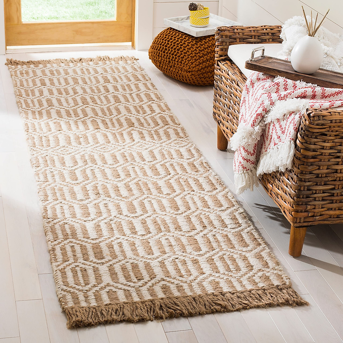 SAFAVIEH Natural Fiber Collection Area Rug - 9' x 12', Natural & Ivory, Handmade Boho Farmhouse Fringe Jute, Ideal for High Traffic Areas in Living Room, Bedroom (NF184A)