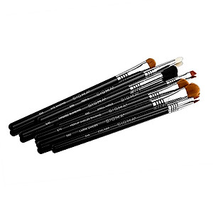 Sigma Beauty Basic Eye Makeup Brush Set – Classic Eye Makeup Brushes with Premium Fibers and Sleek, Durable Handles for Eyeliner, Eyeshadow, & Eyebrows, Includes 7 Black Makeup Brushes