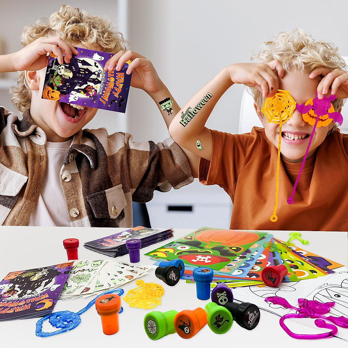 Cinrobiye 72 Pcs Halloween Party Favors，Halloween Coloring Books Tattoo DIY Sticker Stampers Bulk Trick or Treat Goodie Bags Fillers Stuffer Classroom Reward Activity Supplies