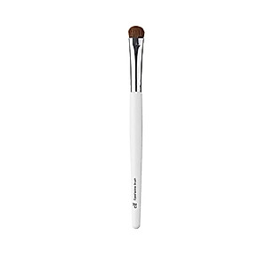 e.l.f. Eyeshadow Brush, Vegan Makeup Tool, For Precision Application and Flawless Blending, Contouring & Defining