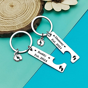 New Parent Gift Keychain Pregnancy Announcement Gifts Daddy and Mommy Est 2024 First Time Pregnancy Gifts for Mom Dad To Be Baby Shower Parents to be Gifts New Mom Jewelry First Time Dad Gift