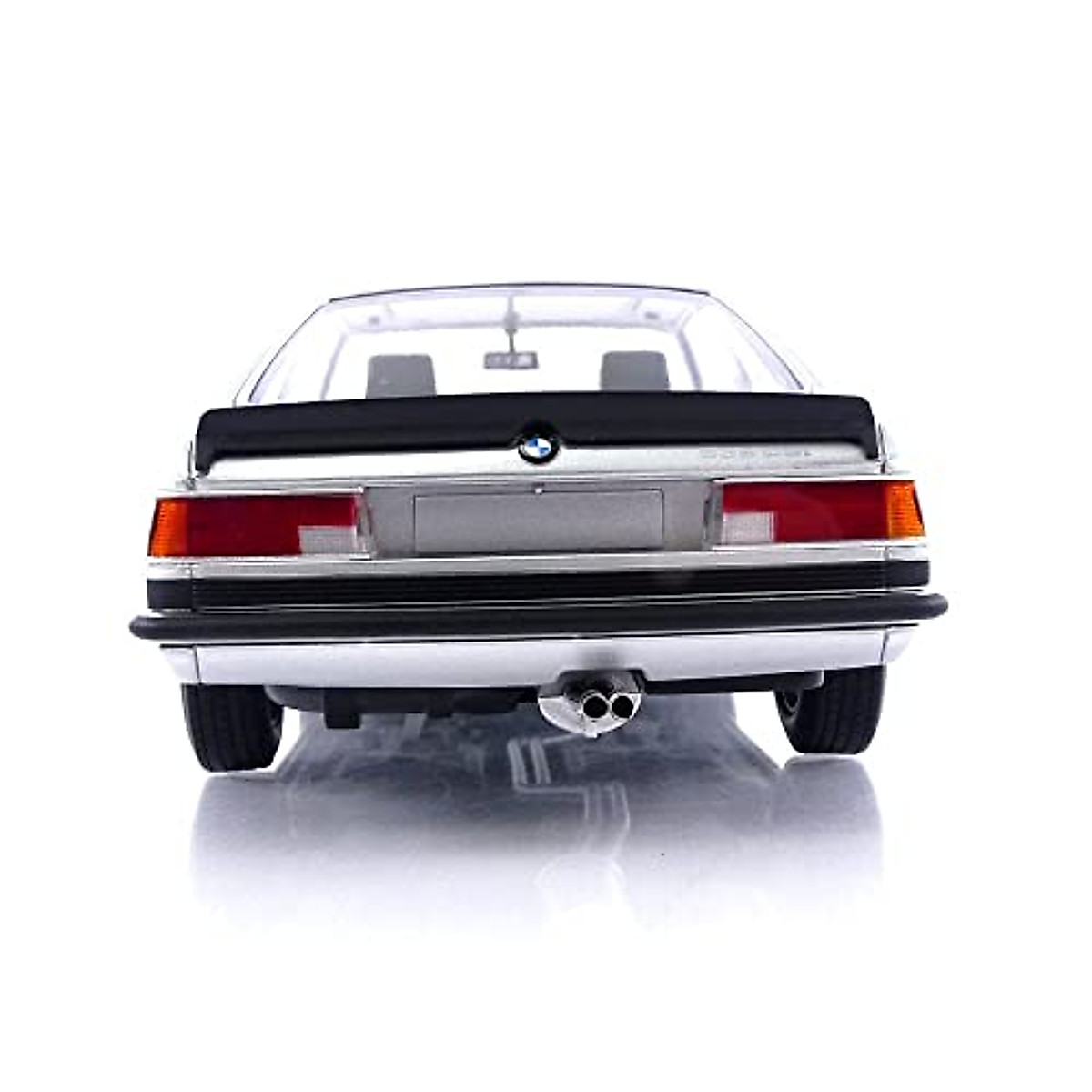 Minichamps 1982 635 CSi Silver Metallic 1/18 Diecast Model Car 155028107