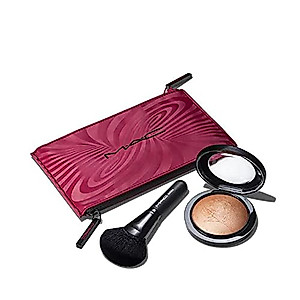 M.A.C. Hypnotizing Holiday TRICK OF THE LIGHT MINERALIZE SKINFINISH KIT - Bling Me to Life Mineralize Skinfinish and 143S Face Brush