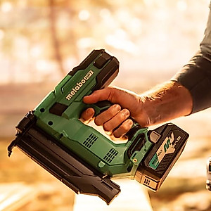 Metabo HPT 18V MultiVolt™ 18-Ga Compact Cordless Brad Nailer Kit, Includes 1-18V 2.0 Ah Battery, NT1850DG