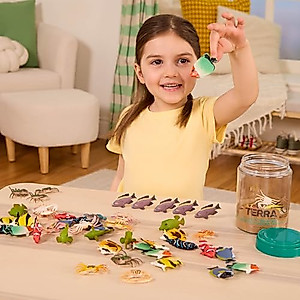Terra by Battat – Toy Tropical Fish & Crabs – 60 Mini Figures in 12 Realistic Designs – Tropical Sea Animals in Storage Tube – Realistic Figurines for Sensory Bin – Tropical Fish World – 3 Years +