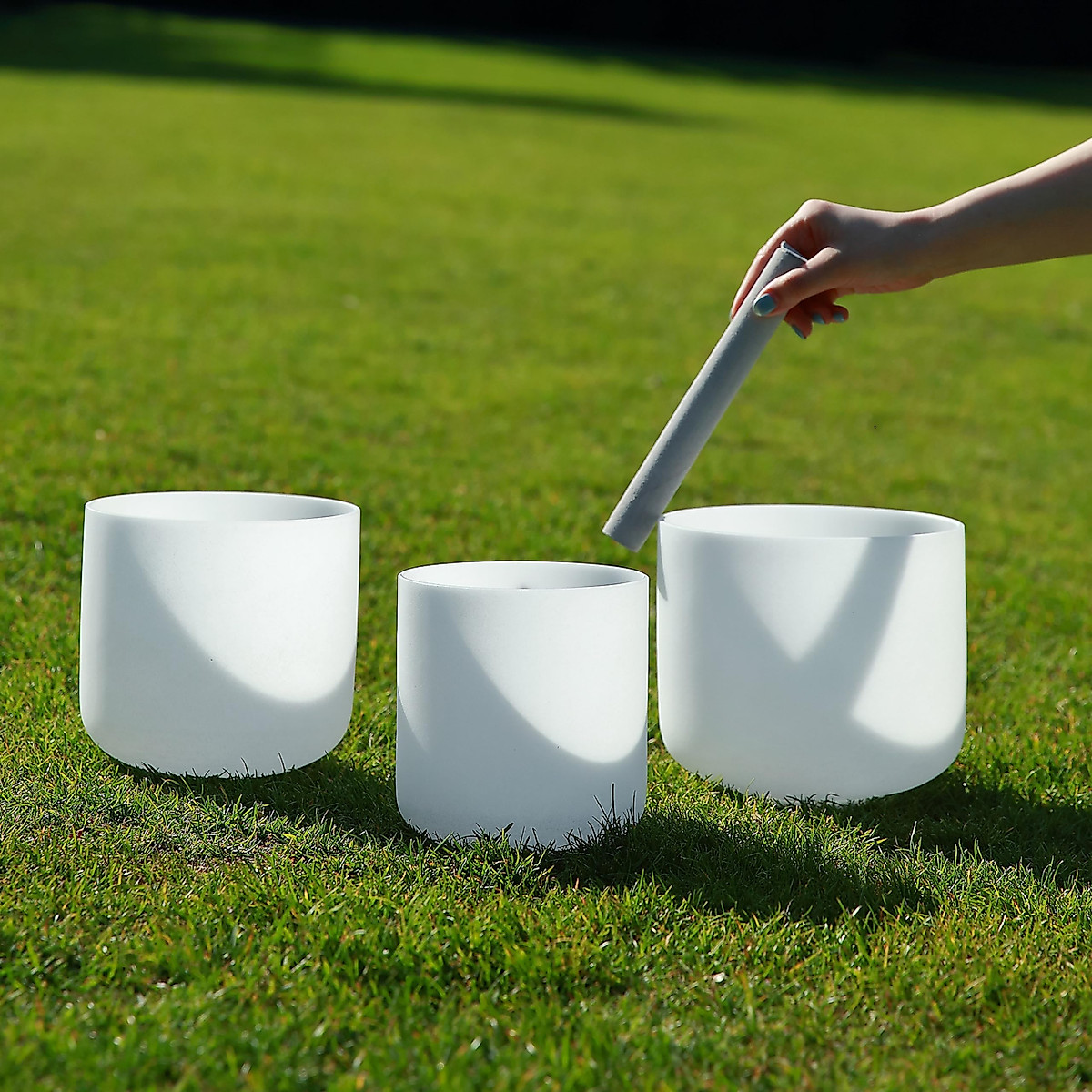 ALIOTH 9 inch E note Solar Plexus Chakra Crystal Singing Bowl with Sponge Packing Bag and Solid Suede Stick for Sound Healing Courses