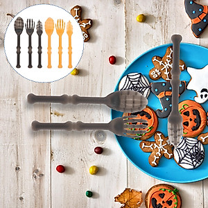 DOITOOL Serving Spoons 2 Set Halloween Salad Spoons Skeleton Hands Salad Tongs Halloween Kitchen Tableware Set Halloween Spoon Salad Tong for Home Party Kitchen (Black, Orange) Skeleton Hands