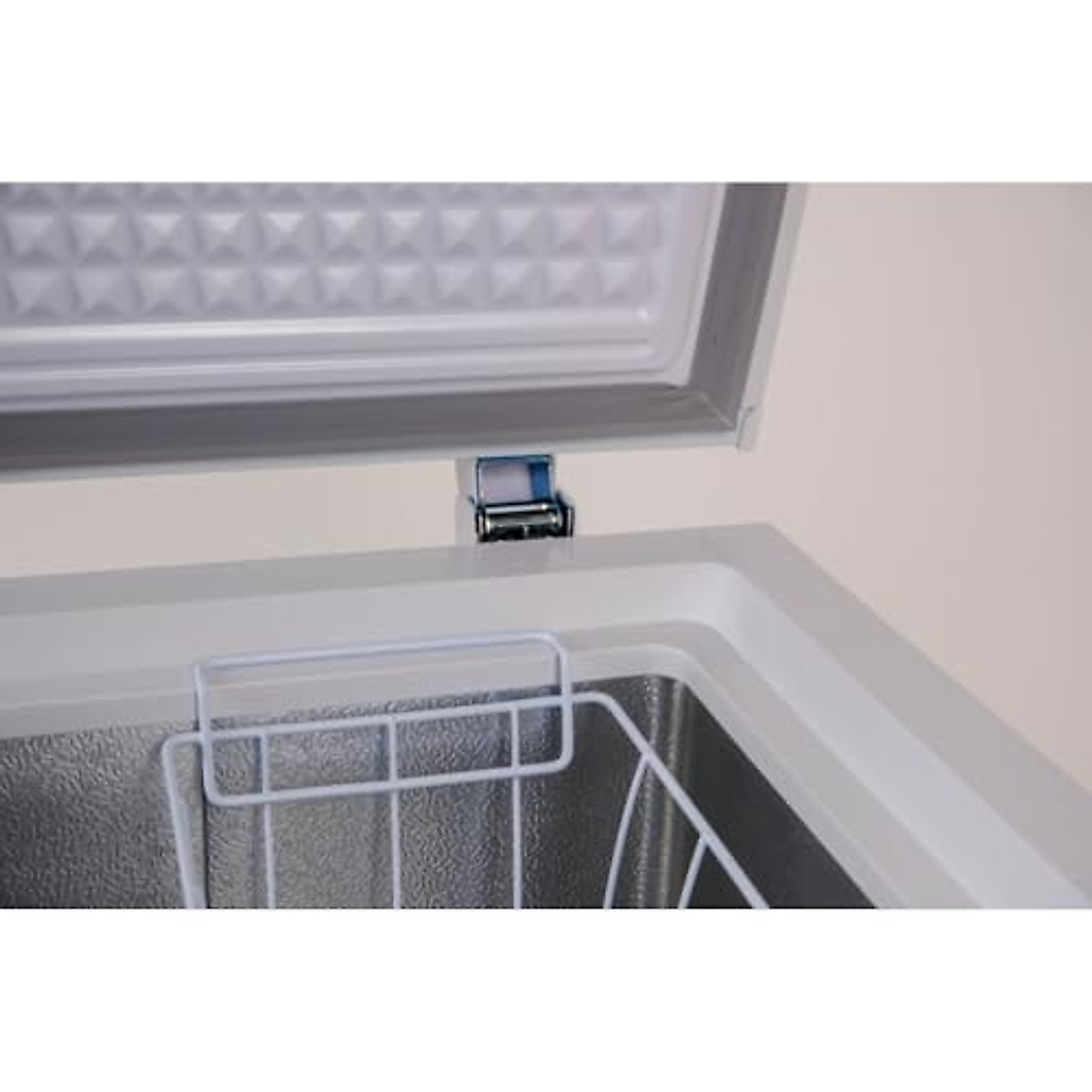 FRIGIDAIRE EFRF1049AMZ6COM RFRF1049 RCA Cubic Foot Chest Freezer, 10 cu ft, White