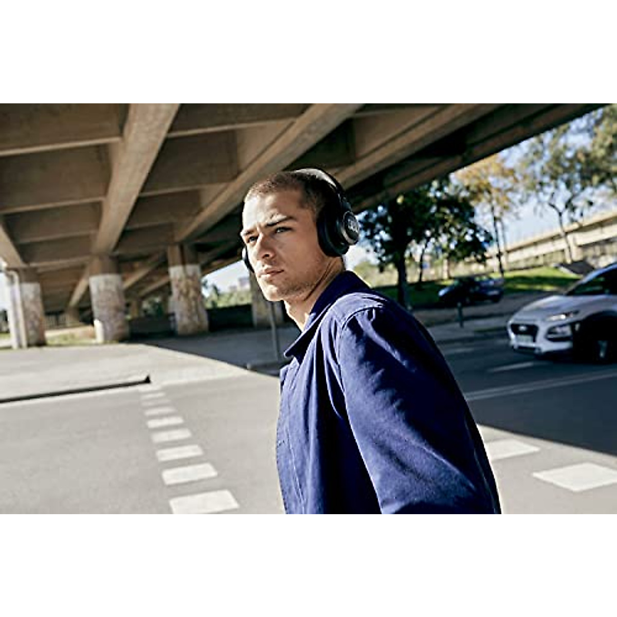 JBL LIVE 500BT - Around-Ear Wireless Headphone - Black