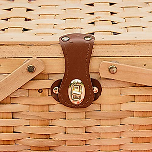 Vintiquewise.com Gingham Lined Woodchip Picnic Basket with Lid and Movable Handles