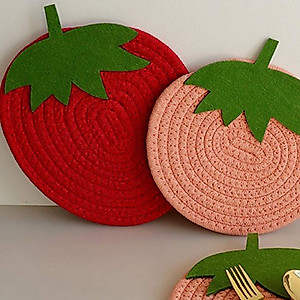 Hemoton 2 pcs Pot Holders Cloth Trivets Strawberry Shaped Cotton Thread Kitchen Table Mats Hot Pads Heat Resistant Coasters for Cooking Baking Table Decorations