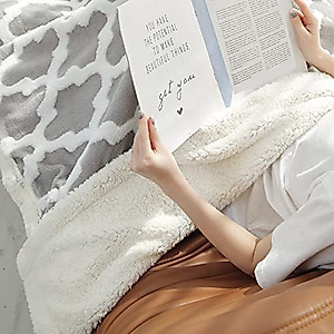Soft Sherpa Shaggy Fleece Blanket Gray - Fuzzy Fluffy Super Soft Furry Plush Decorative Blanket Dual Sided Throw Size fit Couch Sofa Thick Warm Cozy Blanket, Quatrefoil Pattern 50x60 inches，420GSM