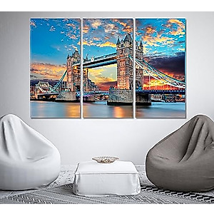 Tower Bridge in London UK Canvas Print 5 Panels / 36x24 inches