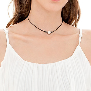 TKUAMIGO Puka Shell Necklace for Women Natural Pearl Choker Necklace Adjustable Seashell Necklace Cowrie Shell Bracelet Beach Boho Jewelry Set for Vsco