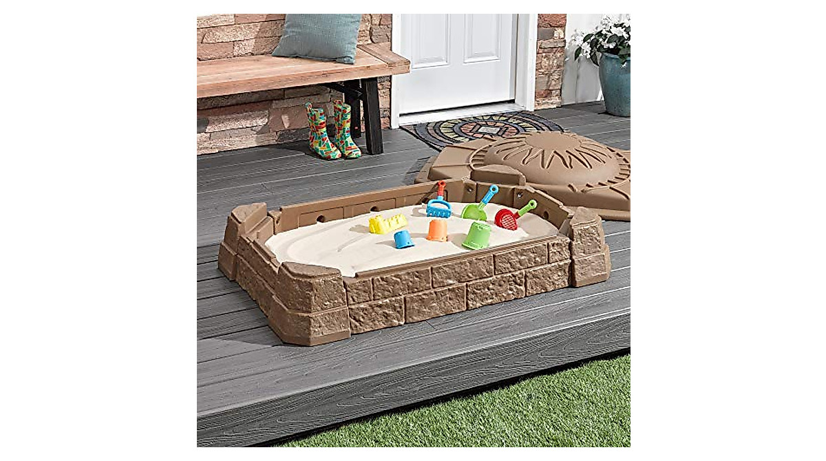 Step2 Naturally Playful Sandbox II – Durable Outdoor Sandbox with Lid