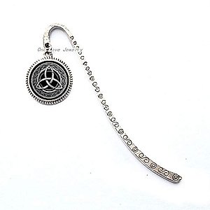 Trinity Celtics Bookmarker Bookmark Round Glass Bookmark Celtics Trinity Bookmarker,Celtic Knot Bookmarker,Trinity Bookmarker,TAP188