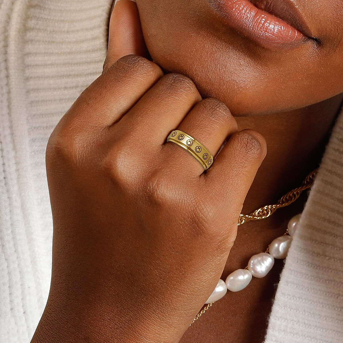 LAOYOU Fidget Spinner Ring For Anxiety Women – 6mm Gold Plated Stainless Steel Womens Smiley Face Spinner Rings Happy Face Band Stress Relief Anxiety Ring for Women Girl Ladies Gold Size 10