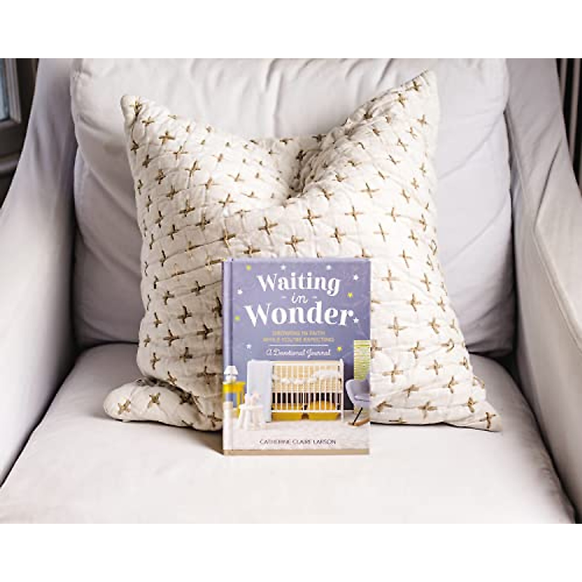 Waiting in Wonder: Growing in Faith While You're Expecting