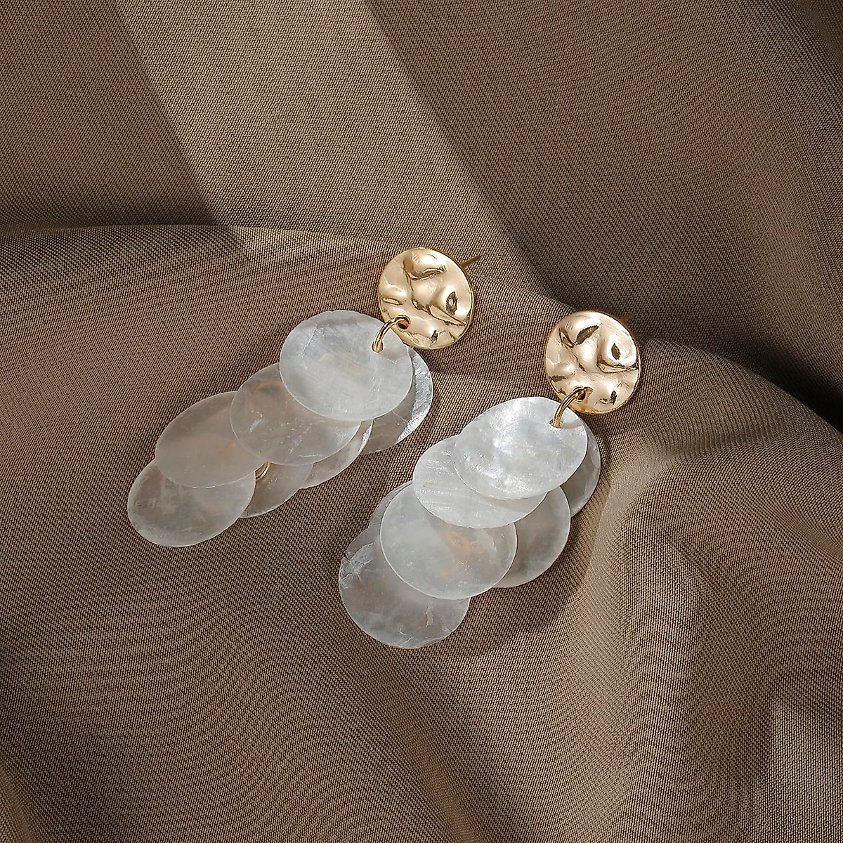 Winssigma Shell Earrings for Women, Cluster of Round Shell Drop Dangle Earrings Summer Beach Jewelry(White)