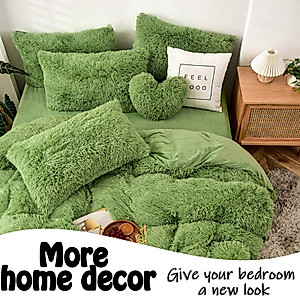 MorroMorn Shaggy Throw Pillow Covers, Luxury Long Faux Fur Pillows Shams, Square Pillow Cases Set, Pack of 2 Pillowcase Decorative Cushion Cover for Bed Couch Soft Zipper Room Decor (Green)