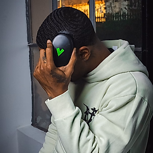 Veeta Superior Medium Wave Brush - Hair Brush for Men with 100% Synthetic Flex Bristles, Curved Design, and Protective Cover - Ideal for Short or Long Wavy Hair