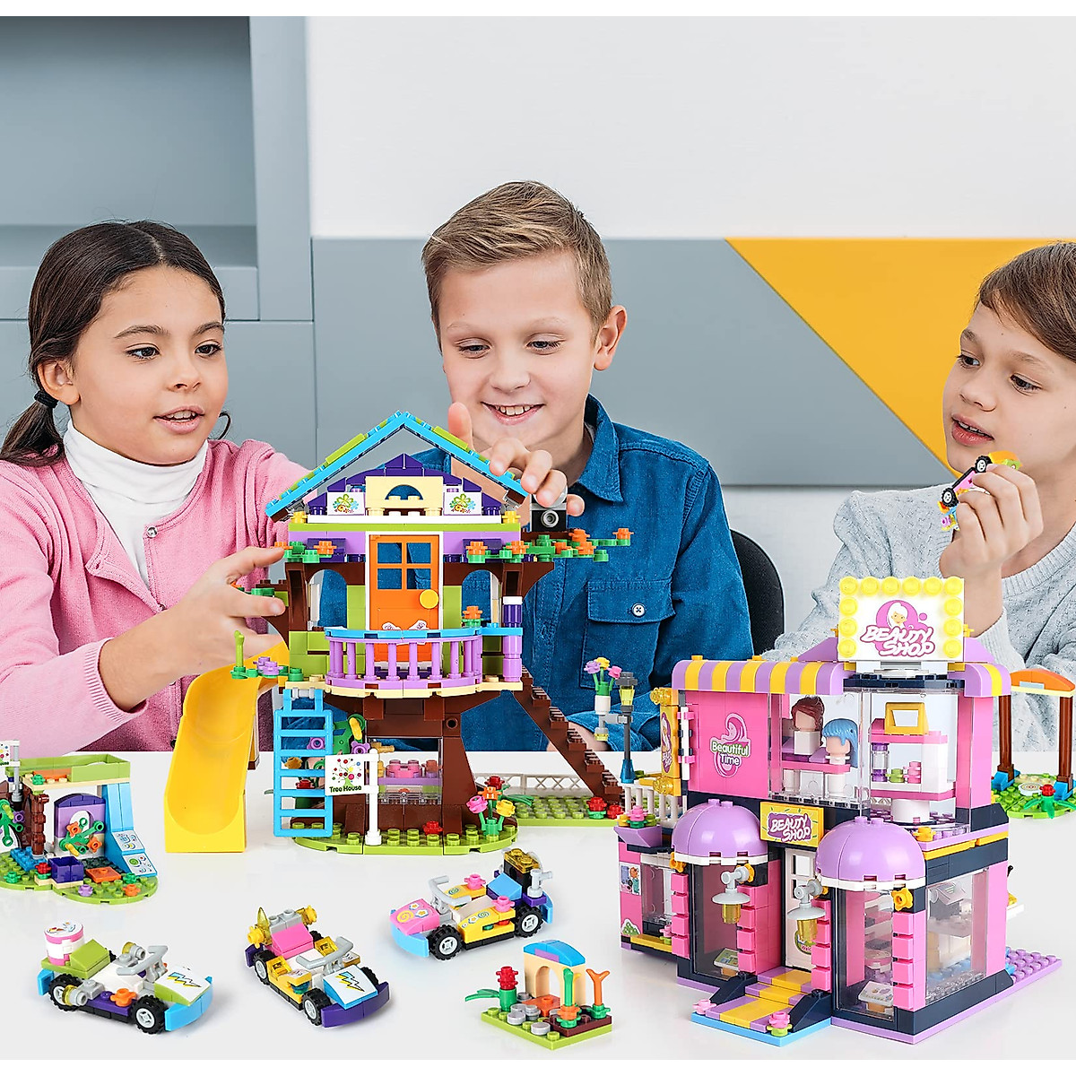 Friends Tree House Building Kit, Treehouse Hair Salon Building Blocks Sets with Storage Box, Friendship House Girls Building Blocks Toys Creative Gifts for Kids Boys Girls Aged 6-12 (1193 Pieces)