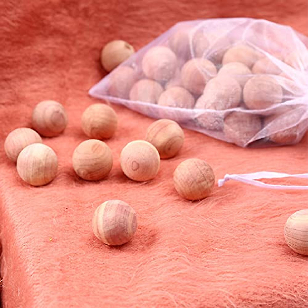Brite Lightingtech Cedar Balls for Clothes Storages, 100pc Red Cedar Balls for Closets and Drawers with 3 Satin Bags