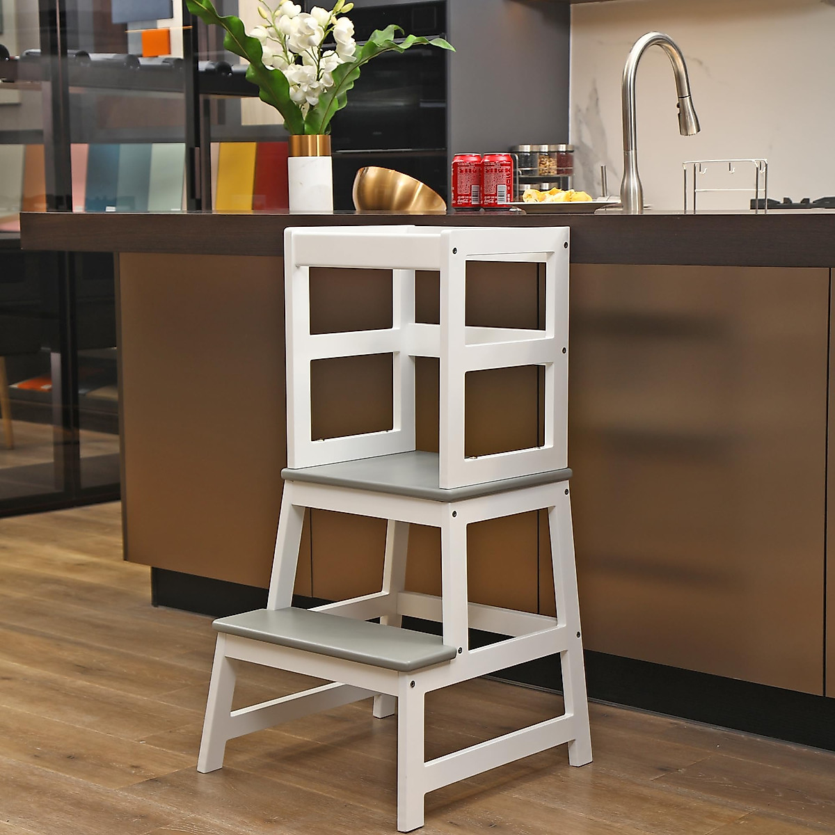 Saihony Standing Tower for Toddler, Kids Kitchen Step Stool Toddler Standing Tower Helper for Kitchen Counter and Bathroom Sink, Wooden Kids Montessori Learning Standing Stool with Safety Rail White