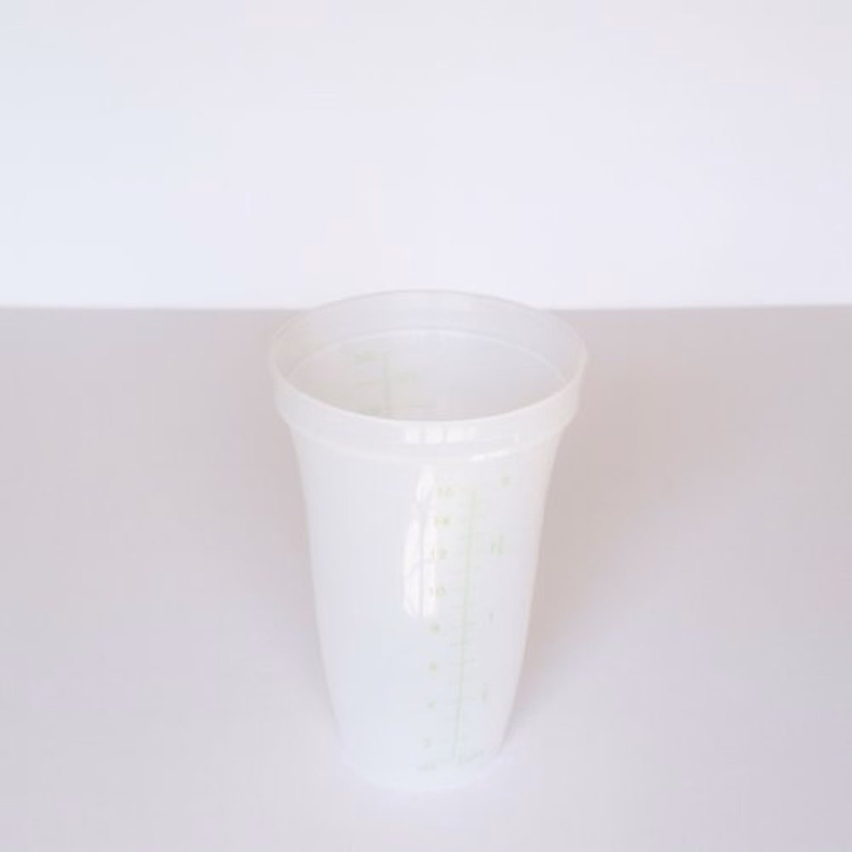 Tupperware Quick Shake 16 Ounce Hand-Held Blender Green and Chartreuse