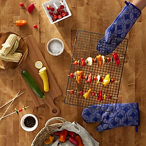 Tommy Bahama Island Tile Oven Mitt 2-Pack Set, Navy Blue, 7"x14"