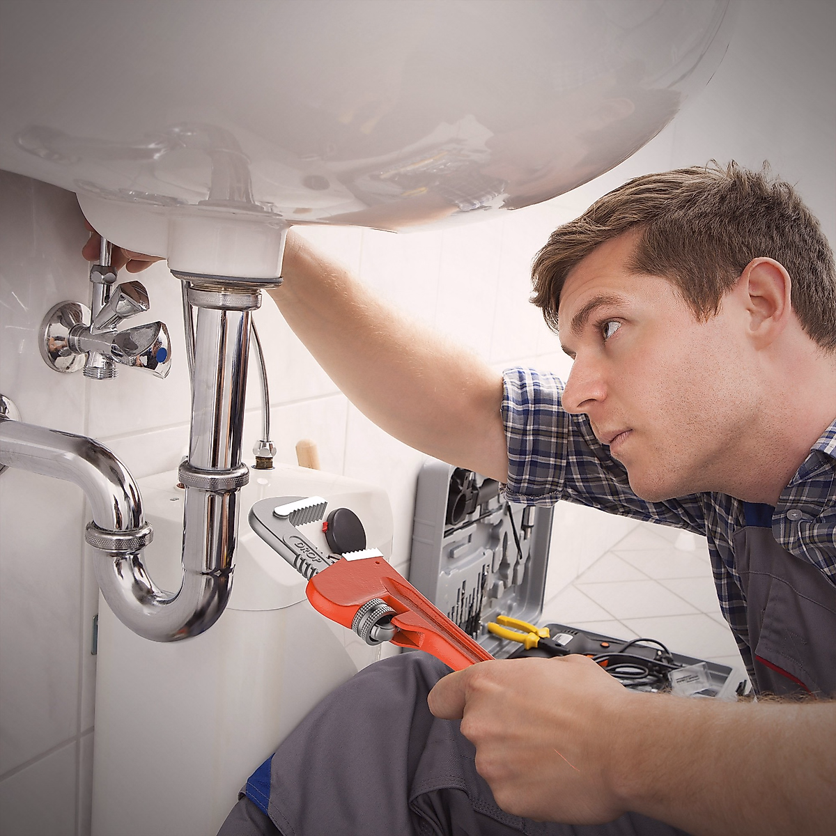 Stalwart - 75-HT3012 Plumbers Pipe Wrench, 3 Piece 14-Inch, 10-Inch, 8-Inch Set – Home Improvement Hand Wrenches with Adjustable Jaws and Storage Pouch by