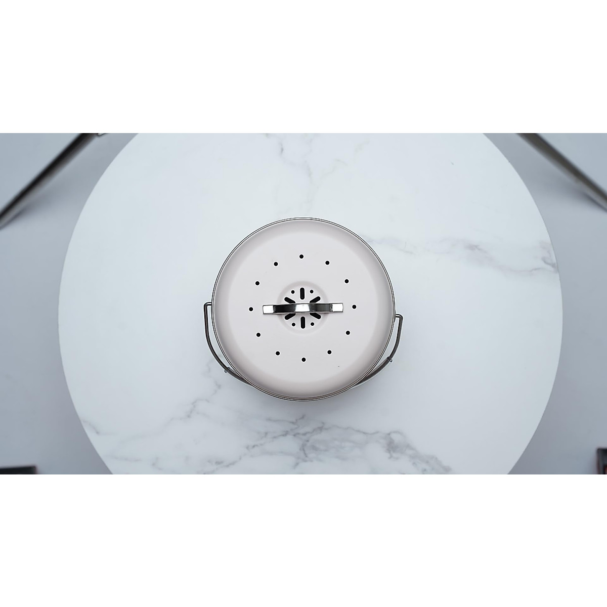 Kitchen Compost Bin, 1.3 Gallon Metal Countertop Compost Bucket with Lid, Indoor Composter, Beige