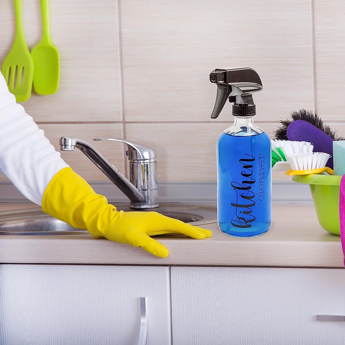 Cornucopia Brands Cleaning Spray Bottles Set, Glass (Set of 4, 16-Ounce); Refillable Trigger Sprayers w/Mist/Stream Settings and Farmhouse Script