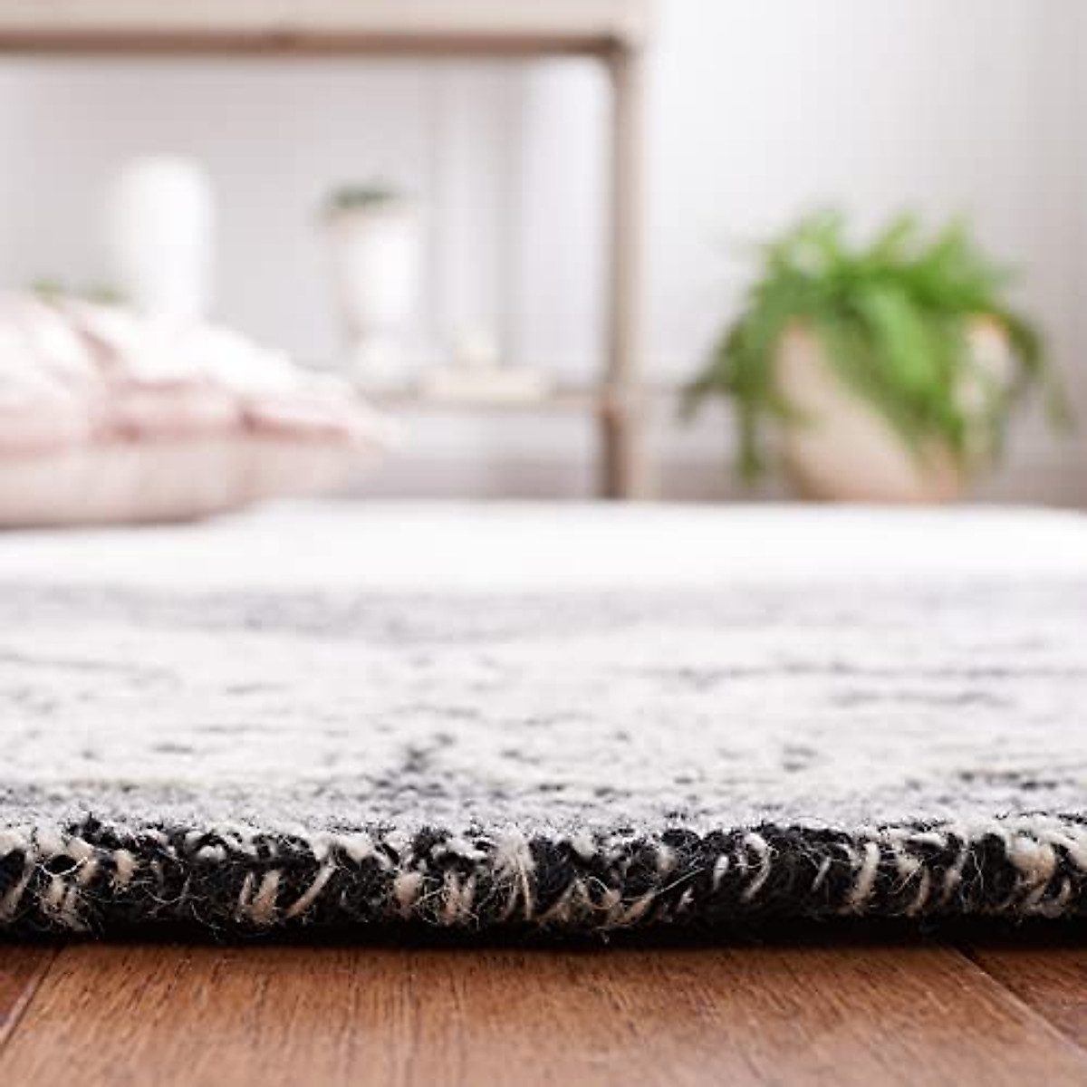 Safavieh Precious Collection Accent Rug - 3' x 5', Black & Ivory, Handmade Wool & Bamboo Silk, Ideal for High Traffic Areas in Entryway, Living Room, Bedroom (PRE303Z)