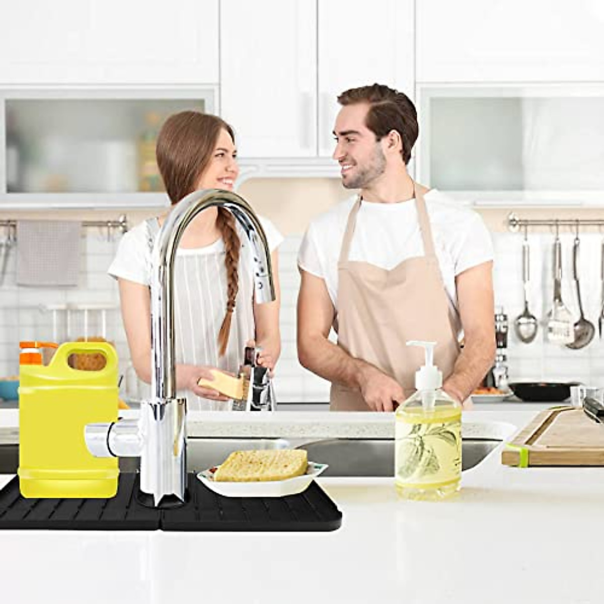 homfanseec Kitchen Sink Splash Guard, Silicone Faucet Handle Drip Catcher Tray, Reusable Faucet Absorbent Mat for Kitchen Sink, Faucet Splash Catcher Kitchen Guard for Faucet Black